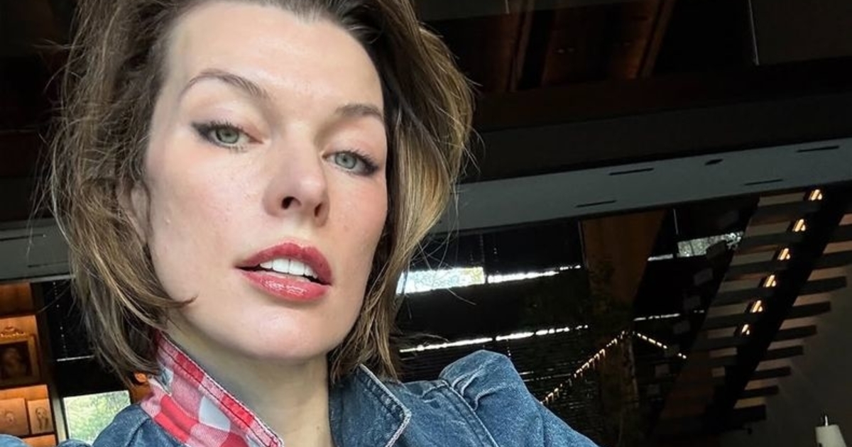 Милла Йовович показала фото с празднования 10-летия средней дочери - IVONA.UA