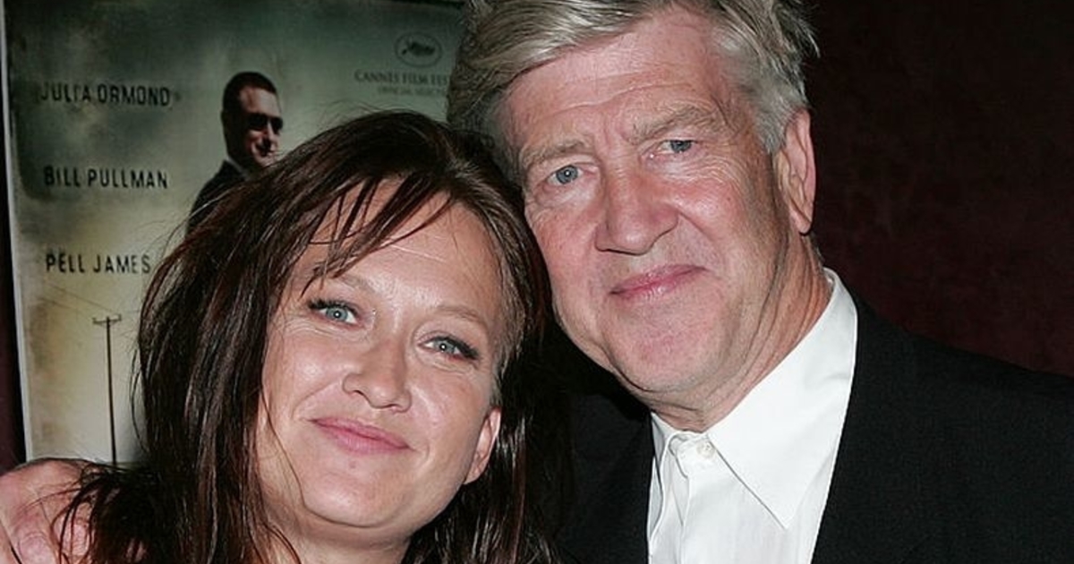 Дочка Девіда Лінча показала його могилу із символічним написом - IVONA.UA