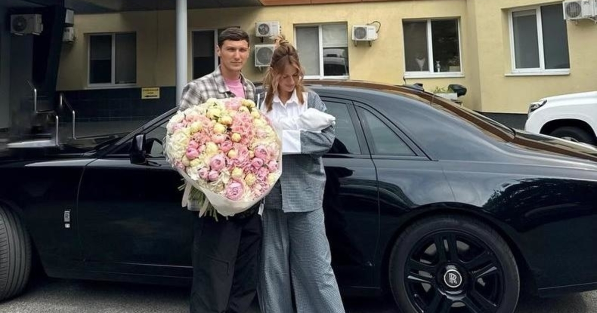 Леся Никитюк показала свежее селфи с отцом своего первенца - IVONA.UA