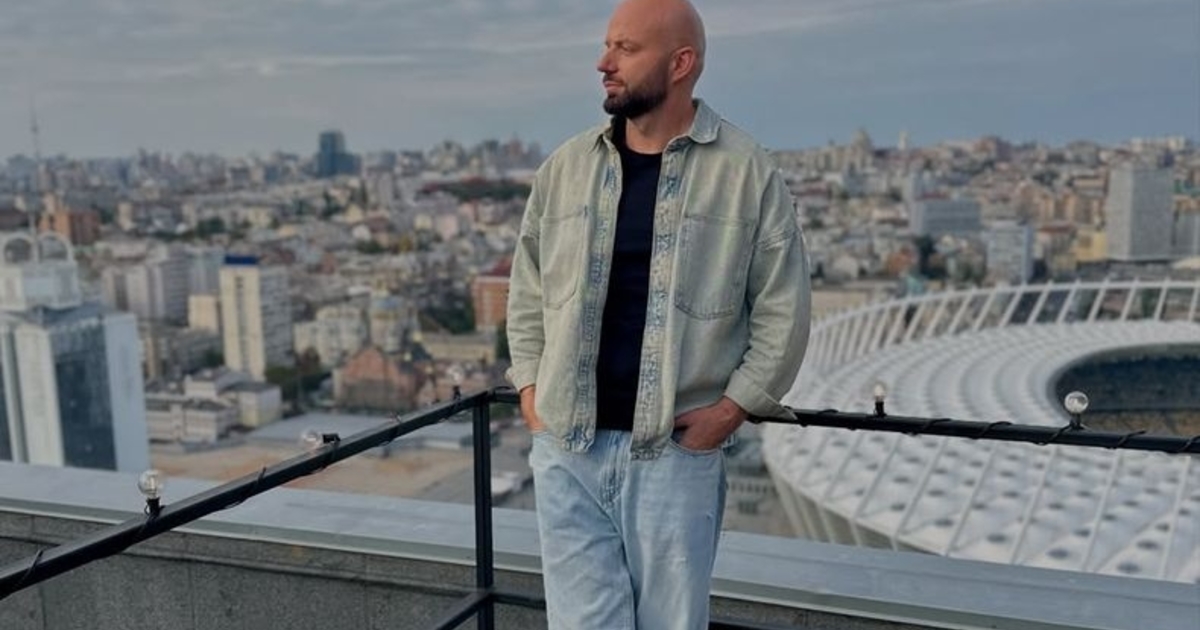 Слава Дьомін показав архівне фото з колишньою дружиною та сином - IVONA.UA