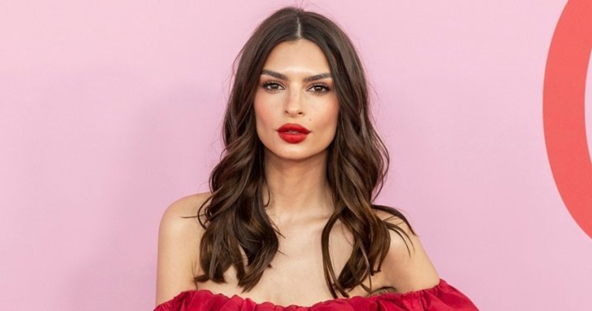 Эмили Ратаковски модные сапоги зима 2023 - IVONA.UA