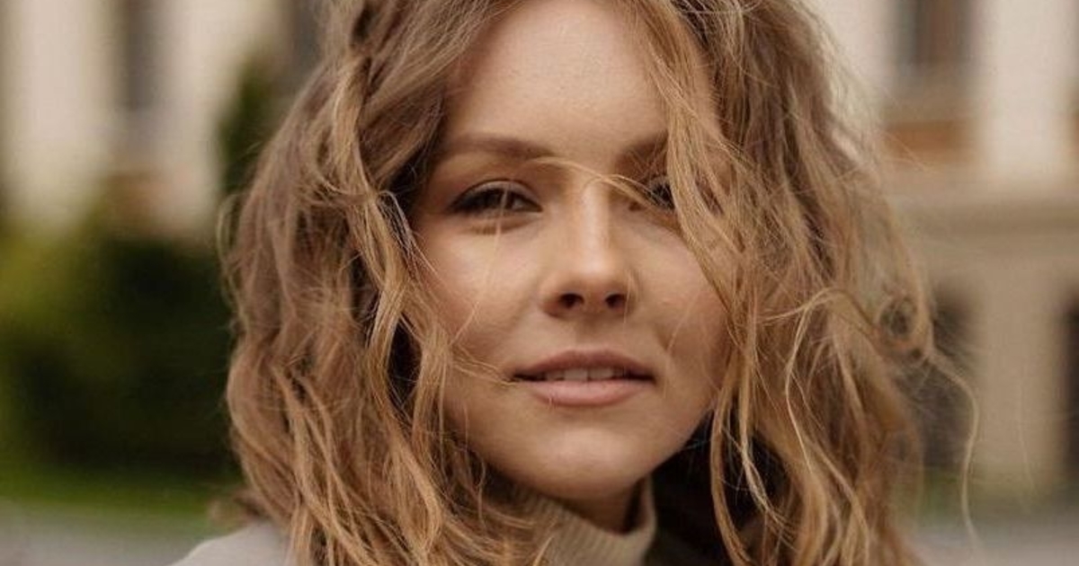 Шоптенко показала живот на фоне камней и поведала о внутреннем равновесии - IVONA.UA