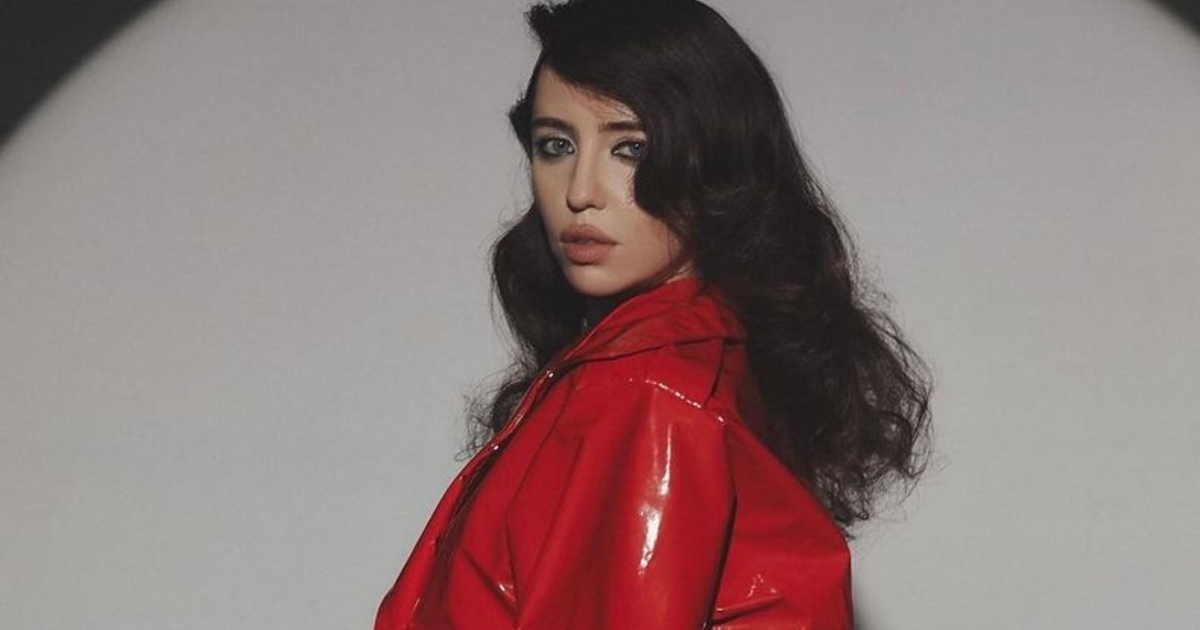 «Повезло с соседом в поезде»: Дорофеева показала фото с известным боксером - IVONA.UA