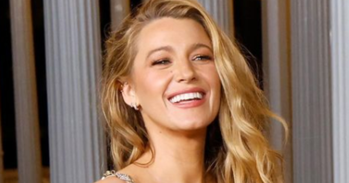 Блейк Лайвли высмеяла свои кулинарные умения, показав неудачное печенье в виде Санты - IVONA.UA